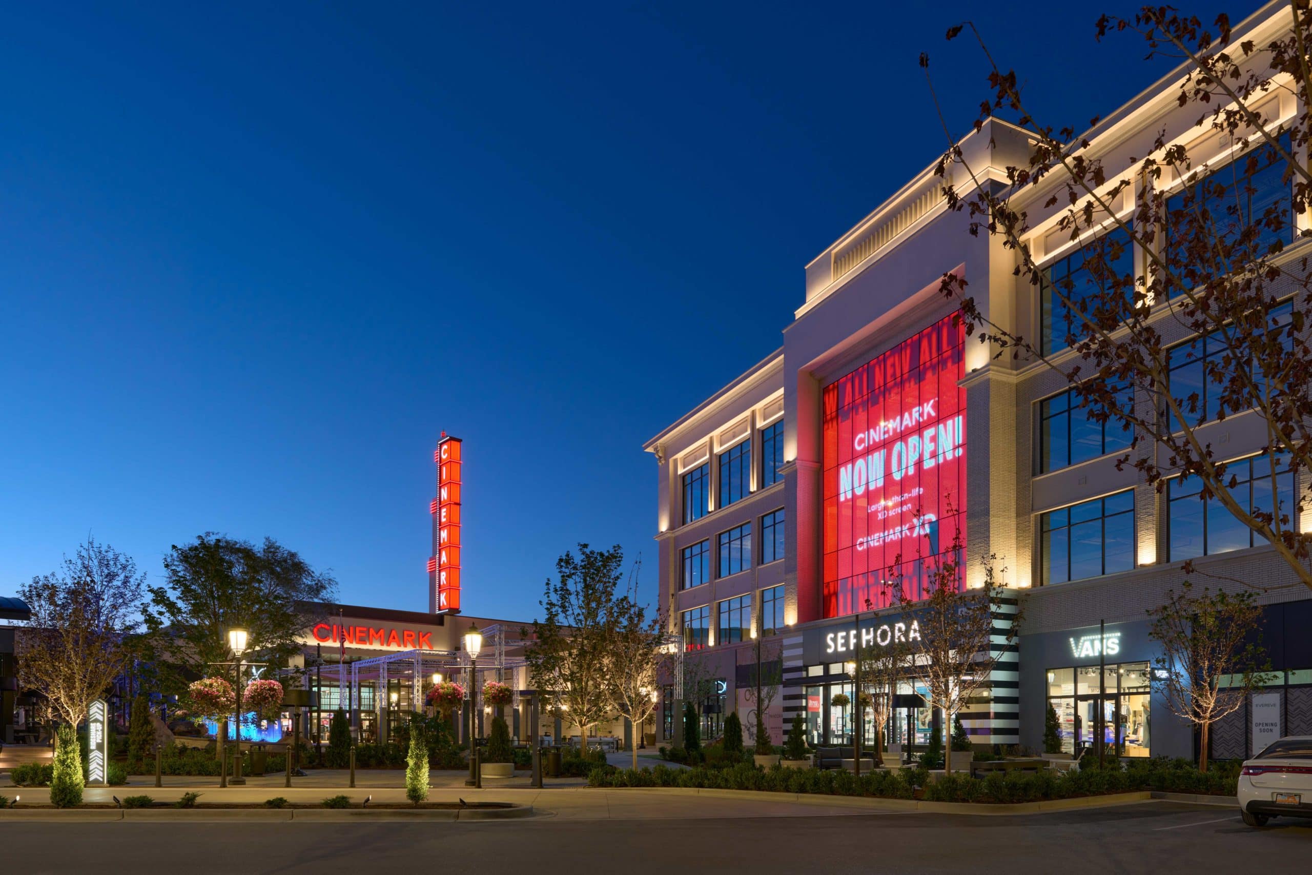 Cinemark XD 14 Cinema | Riverton, UT | Robinson Construction